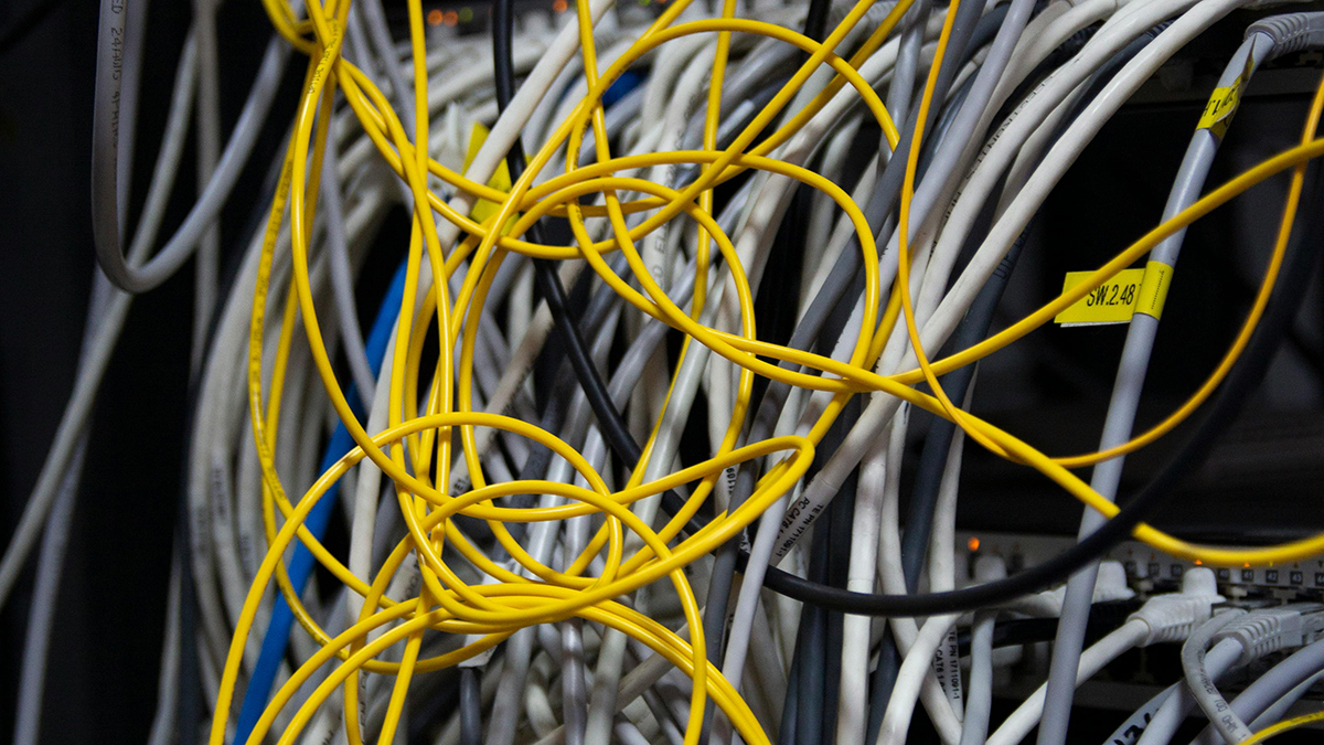 Tidy Up Your Space with These Cable Management Tips - CreativeTechs